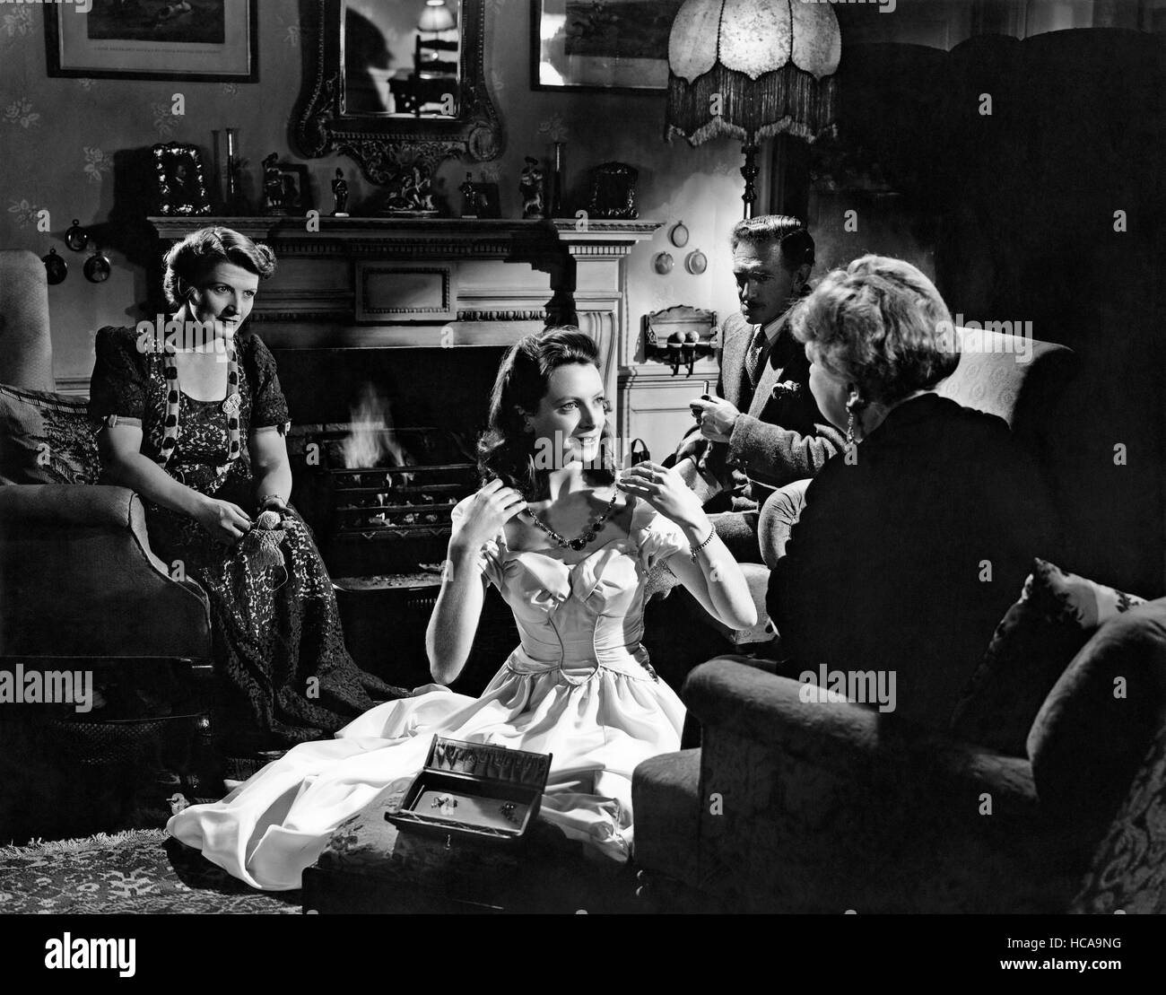 BLACK NARCISSUS, face to face front from left: Deborah Kerr, Margaret ...