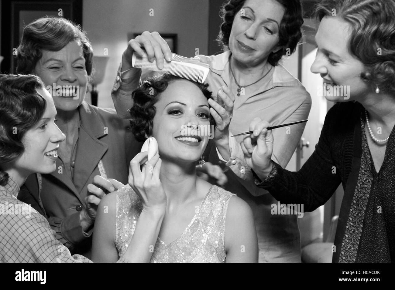THE ARTIST, center: Berenice Bejo, 2011, ©Weinstein Company/courtesy ...