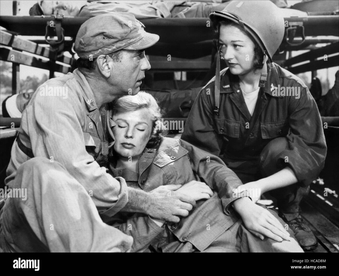 BATTLE CIRCUS, from left: Humphrey Bogart, June Allyson, Perry Sheehan ...