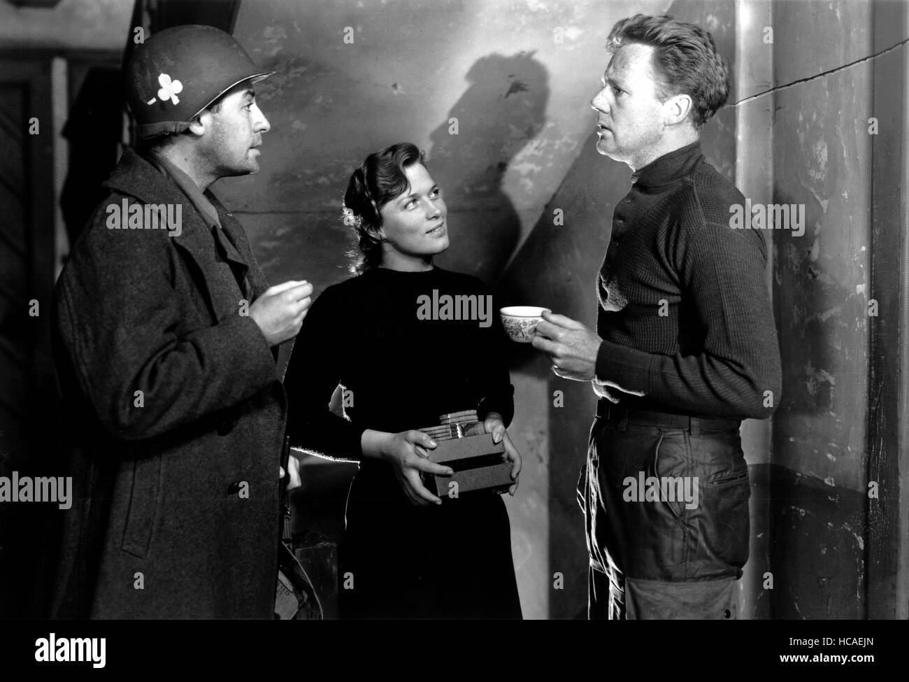 BATTLEGROUND, John Hodiak, Denise Darcel, Van Johnson, 1949 Stock Photo ...