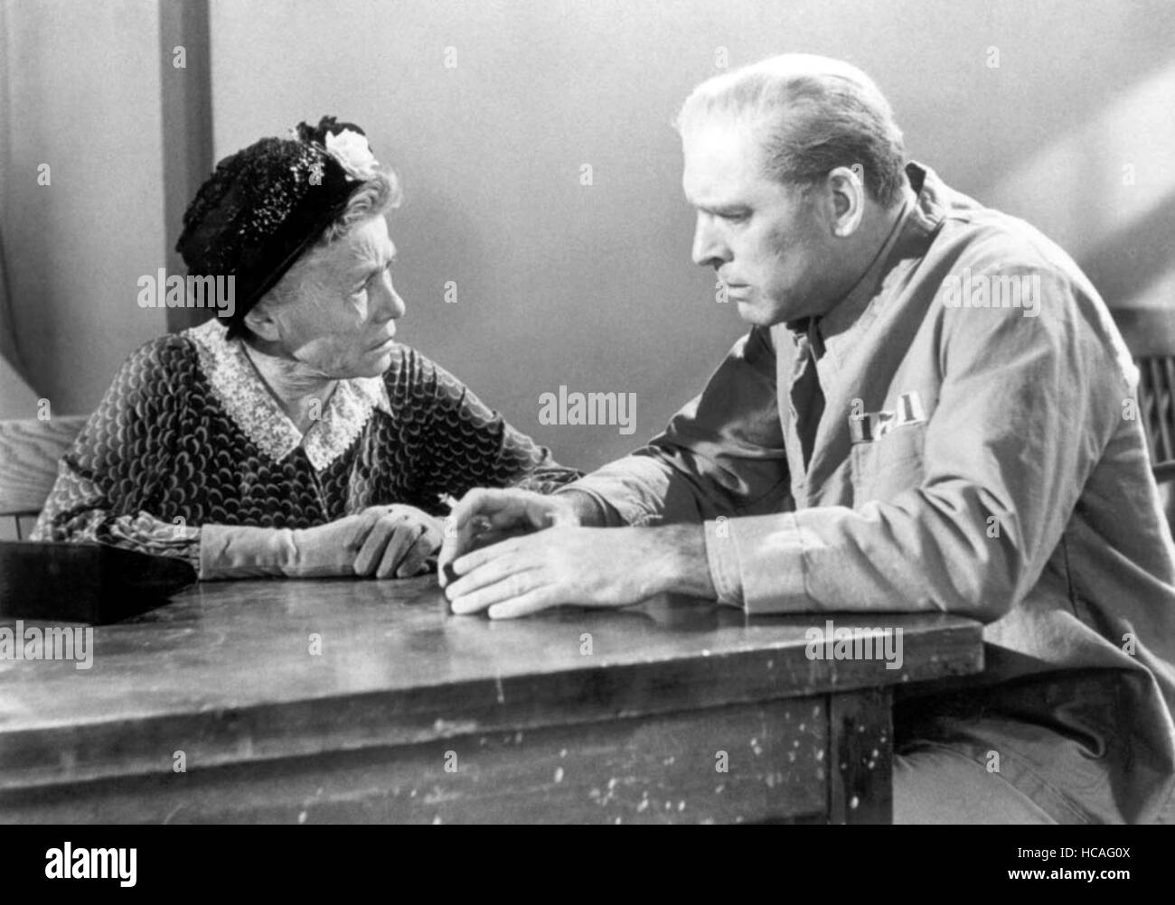 BIRDMAN OF ALCATRAZ, from left: Thelma Ritter, Burt Lancaster, 1962 ...
