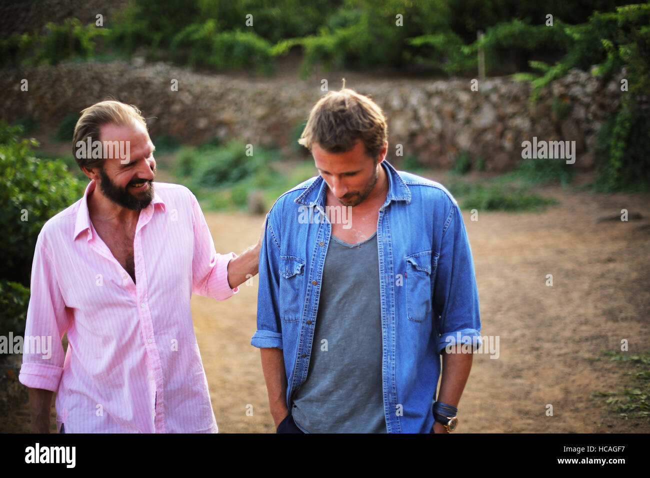 A BIGGER SPLASH, l-r: Ralph Fiennes, Matthias Schoenaerts, 2015. ph ...