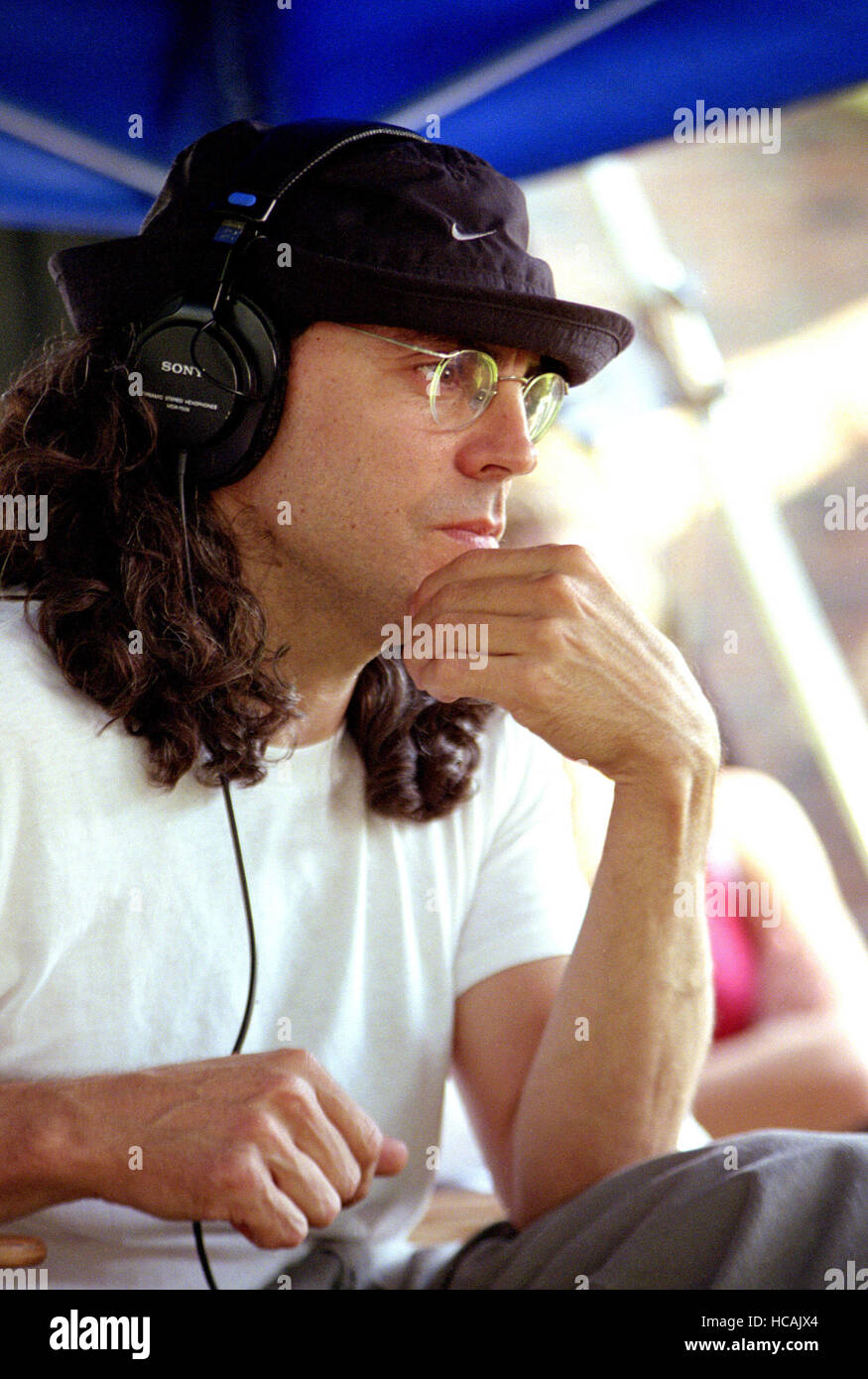 BRUCE ALMIGHTY, Director Tom Shadyac on the set, 2003, (c) Universal ...