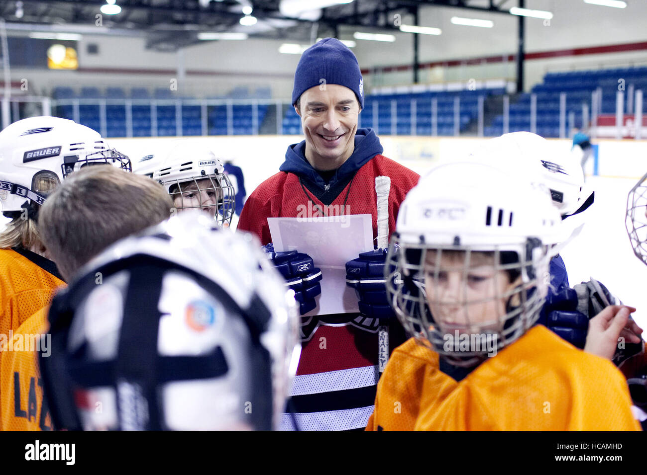BREAKFAST WITH SCOT, Thomas Cavanagh (center), 2007. ©Capri Films ...