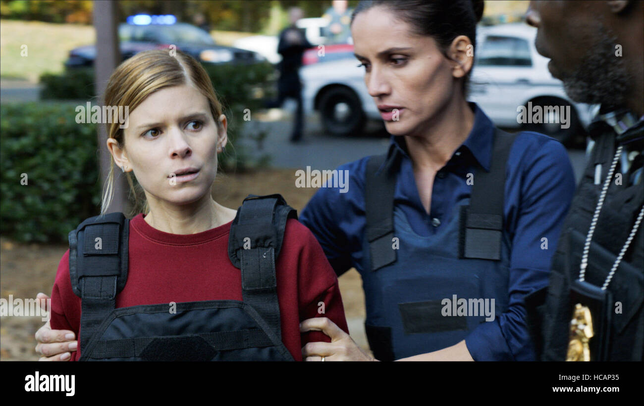 CAPTIVE, from left: Kate Mara, Leonor Varela, Michael Kenneth Williams ...