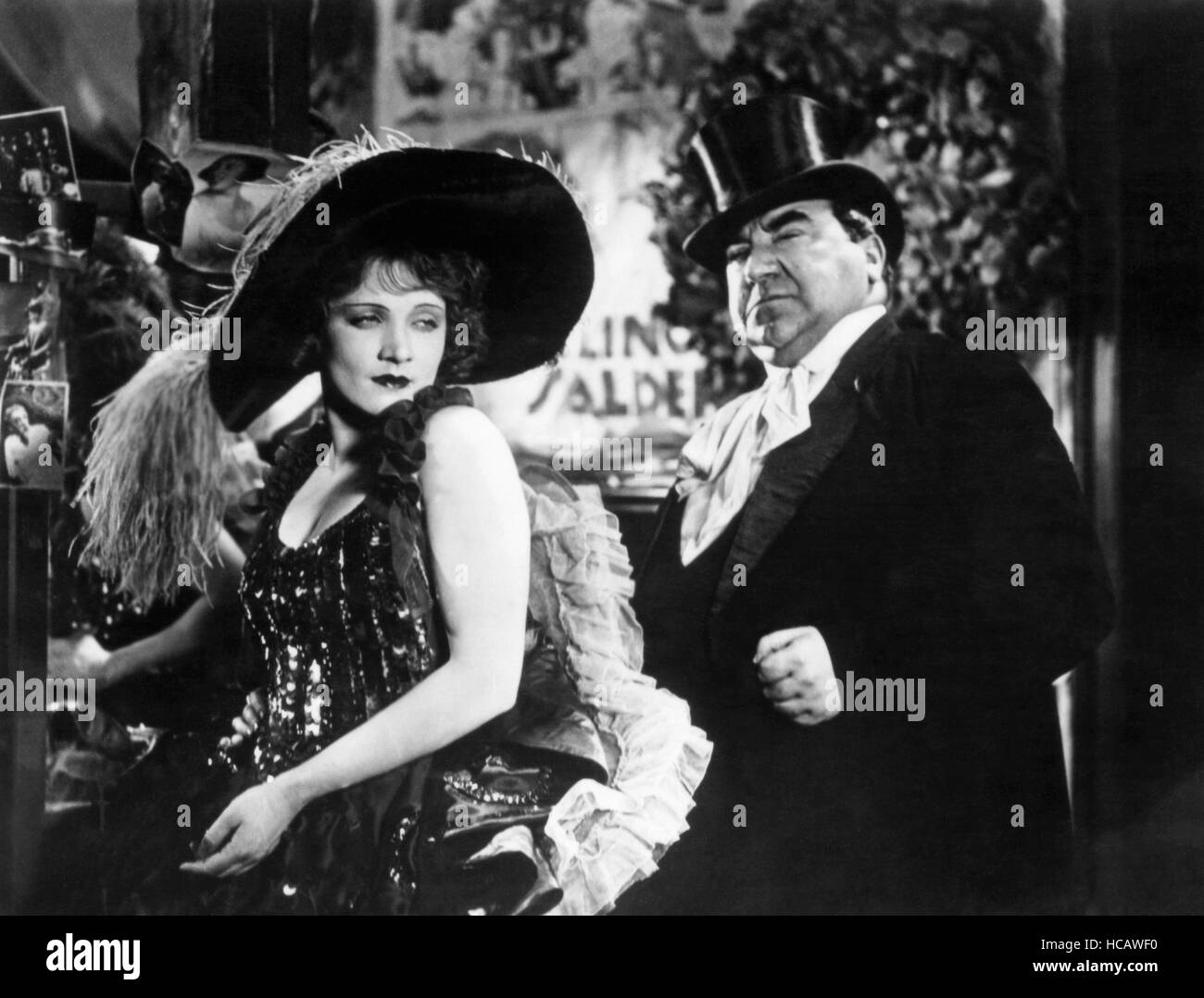 THE BLUE ANGEL, Marlene Dietrich, Kurt Gerron, 1930 Stock Photo - Alamy