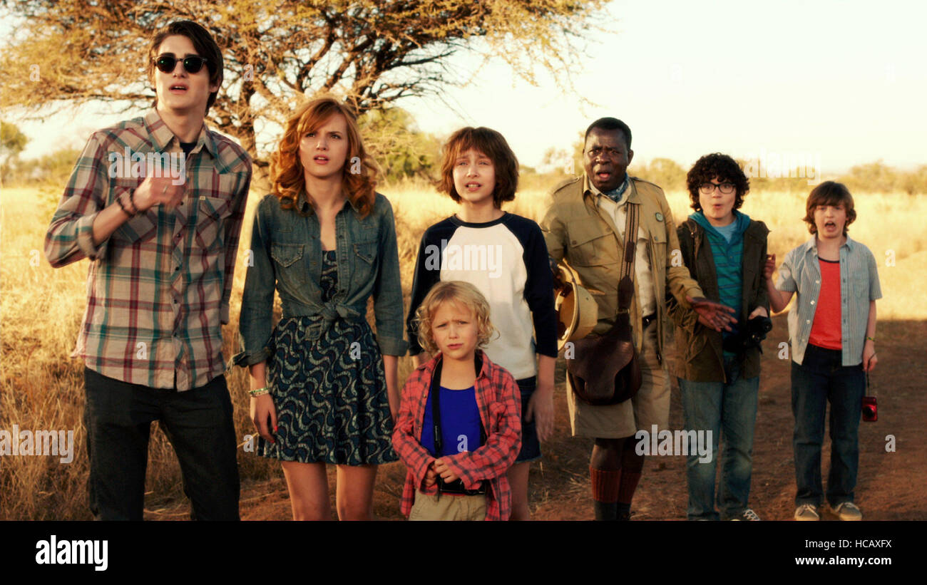 BLENDED, l-r: Zak Henri, Bella Thorne, Alyvia Alyn Lind, Emma Fuhrmann ...
