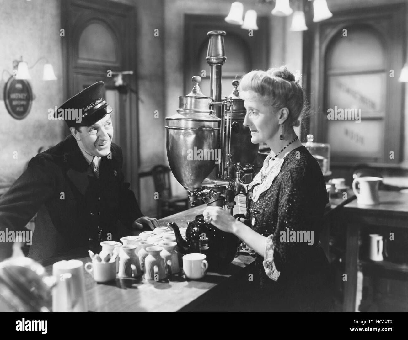 BRIEF ENCOUNTER, from left: Stanley Holloway, Joyce Carey, 1945 Stock ...