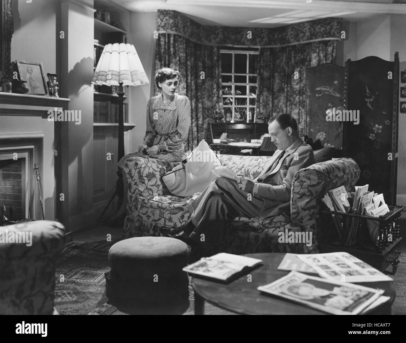 BRIEF ENCOUNTER, from left: Celia Johnson, Cyril Raymond, 1945 Stock ...