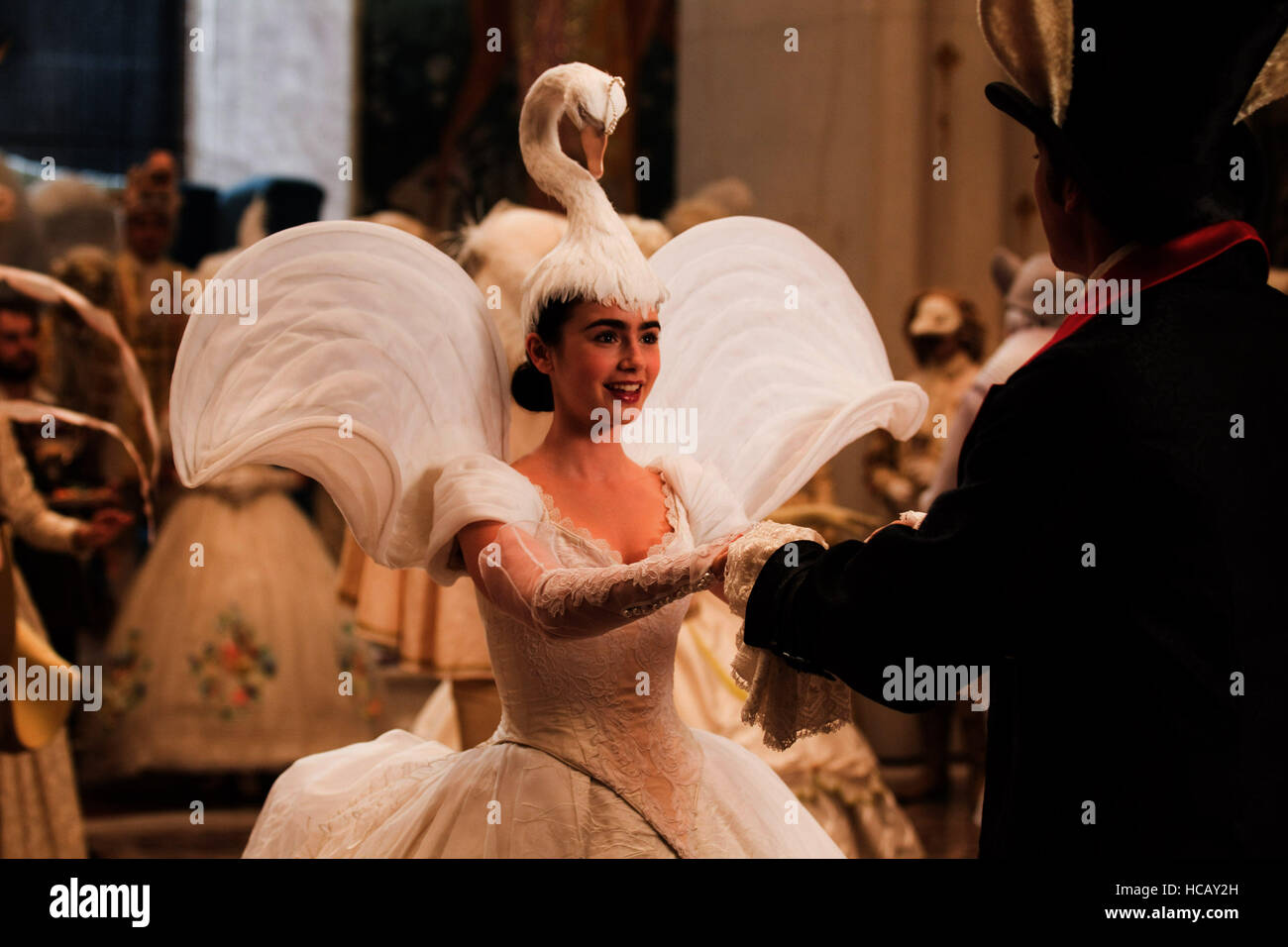 MIRROR MIRROR, (aka THE BROTHERS GRIMM: SNOW WHITE), Lily Collins, 2012 ...