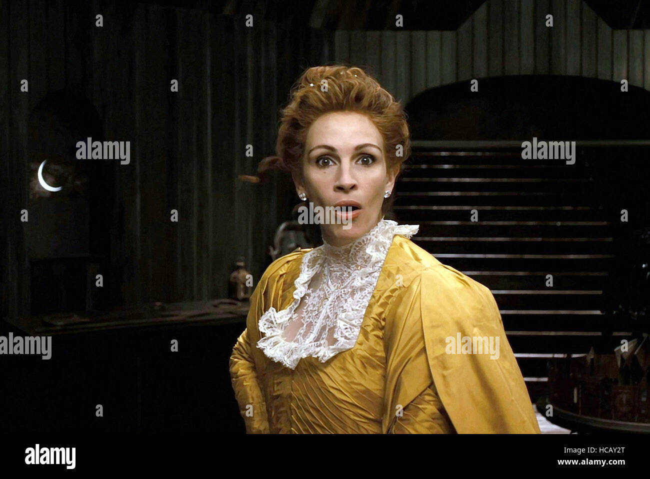 MIRROR MIRROR, (aka THE BROTHERS GRIMM: SNOW WHITE), Julia Roberts ...