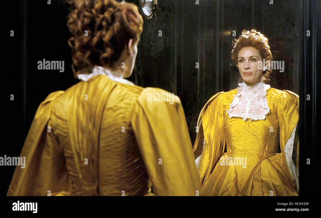 MIRROR MIRROR, (aka THE BROTHERS GRIMM: SNOW WHITE), Julia Roberts ...