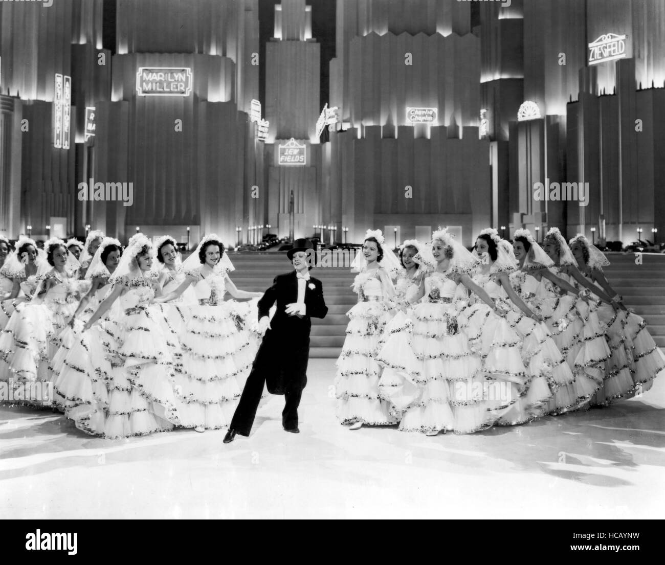BROADWAY MELODY OF 1938, Eleanor Powell, 1937 Stock Photo - Alamy