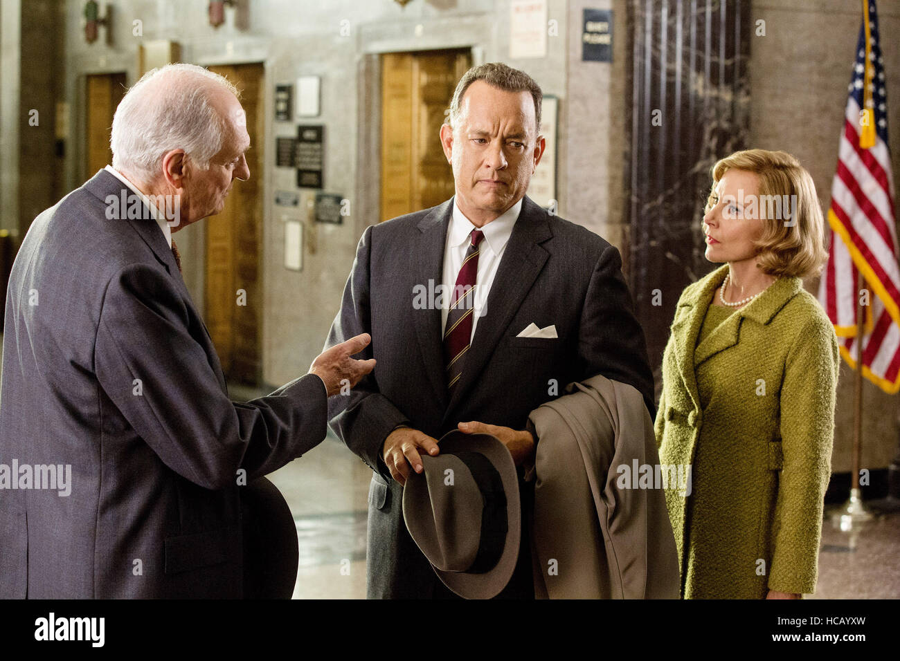 BRIDGE OF SPIES, from left: Alan Alda, Tom Hanks, Amy Ryan, 2015. ph: Jaap Buitendijk/©Walt ...