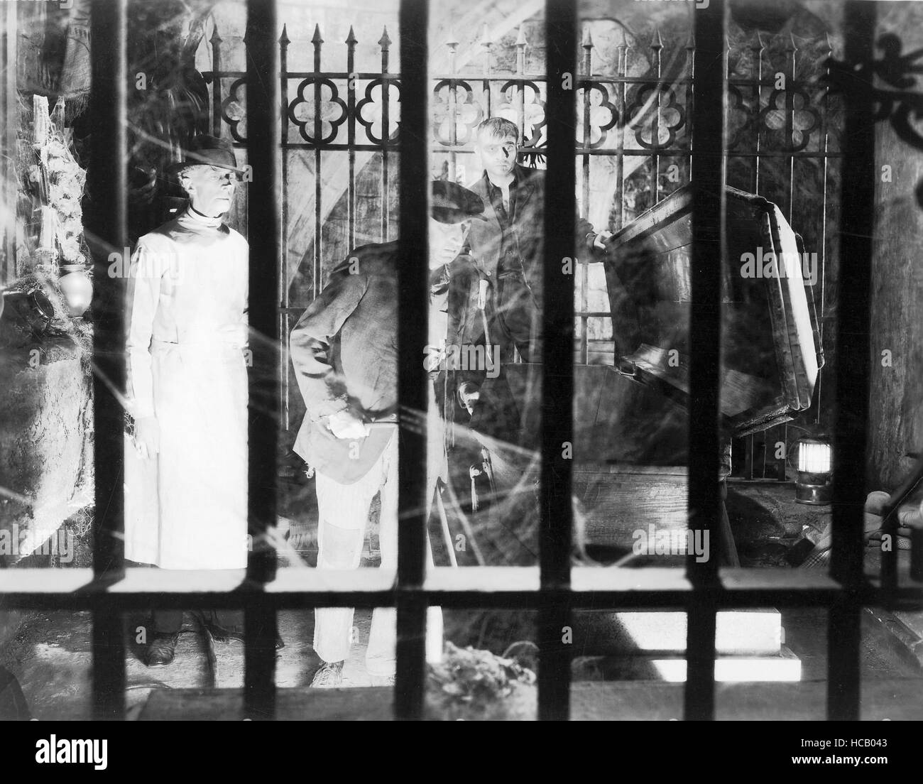 BRIDE OF FRANKENSTEIN, from left: Ernest Thesiger, Neil Fitzgerald ...