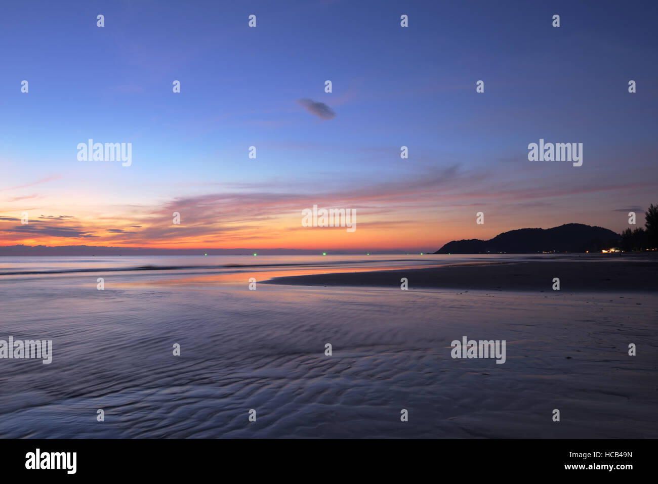 Sea beach beautiful twilight sunset hi-res stock photography and images ...