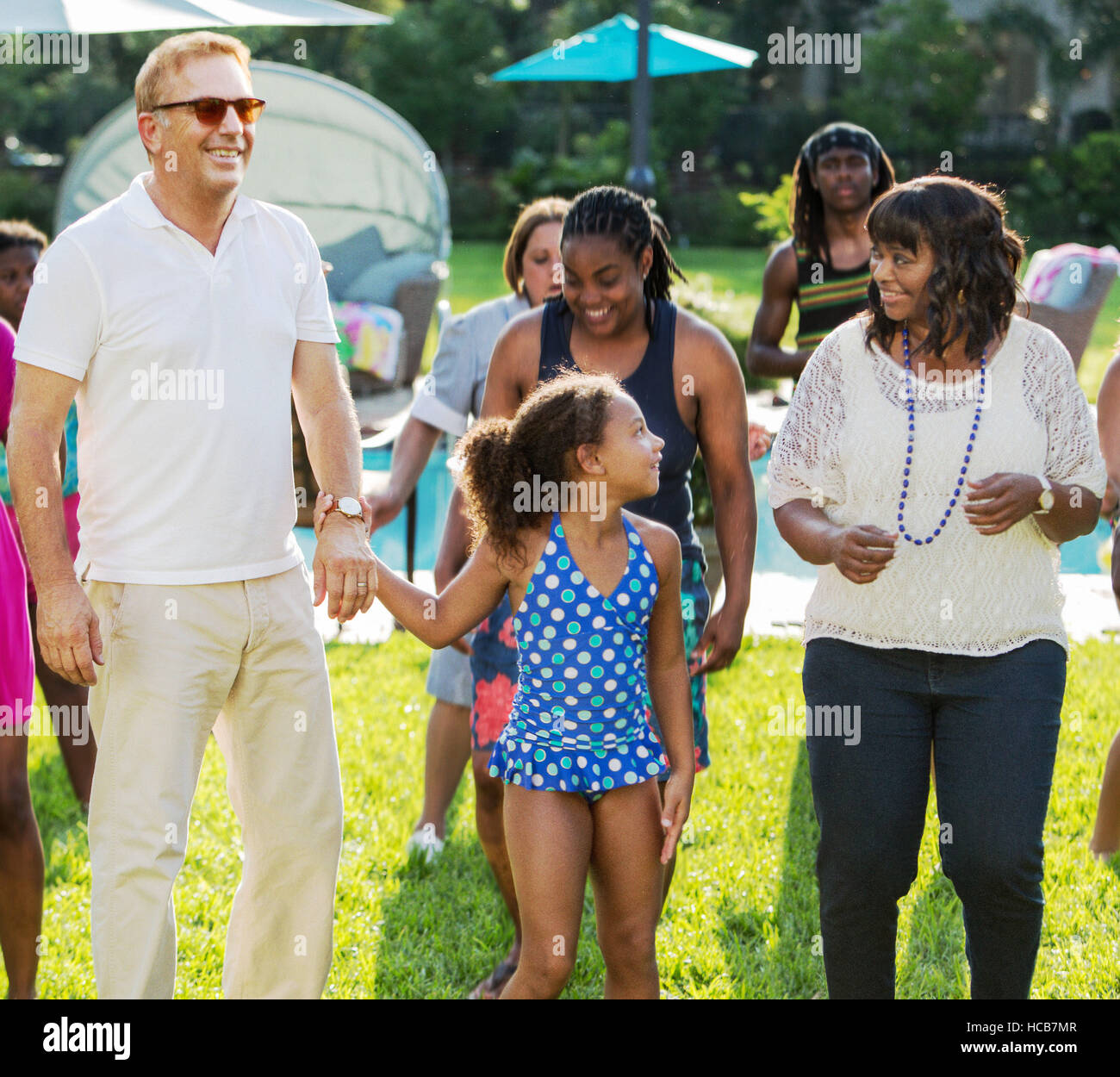 BLACK OR WHITE, foreground from left: Kevin Costner, Jillian Estell ...