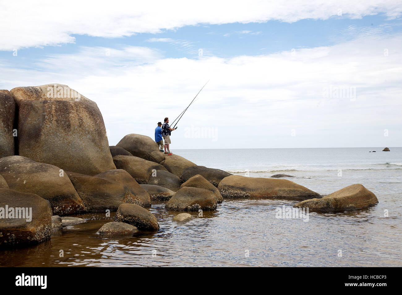 CHARLIE & BOOTS, (aka CHARLIE AND BOOTS), from left: Paul Hogan, Shane ...