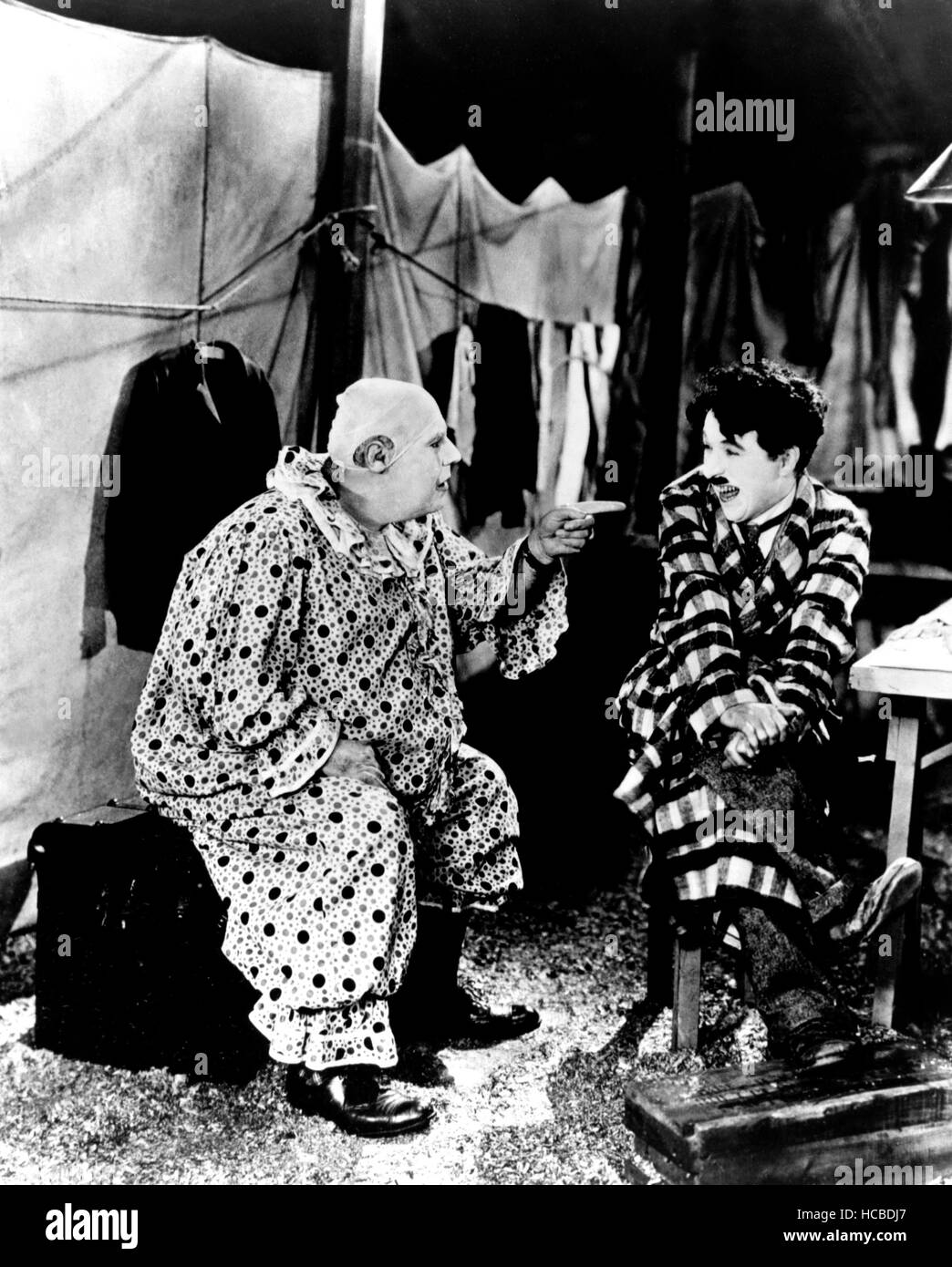 THE CIRCUS, from left: Henry Bergman, Charlie Chaplin, 1928 Stock Photo ...