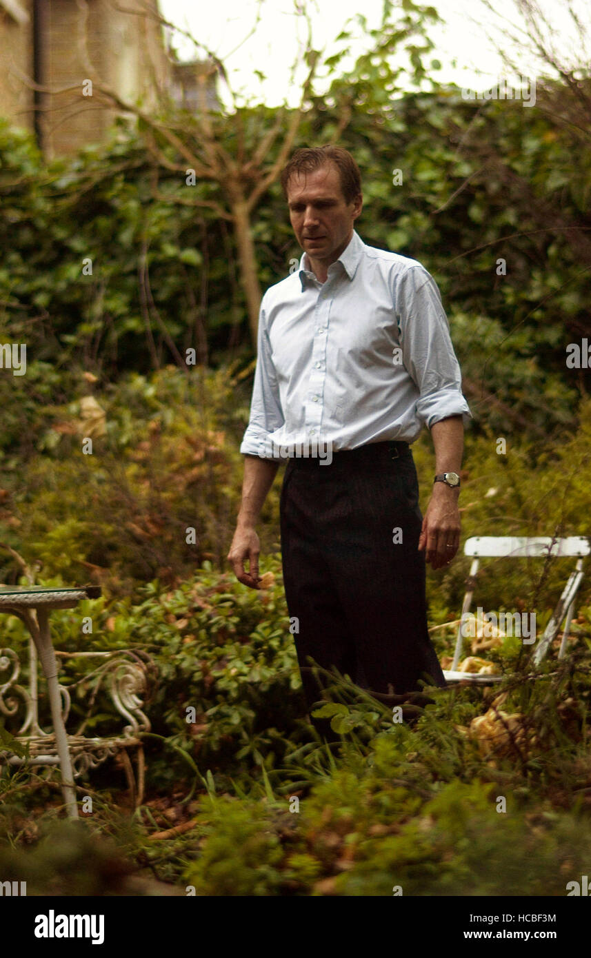 THE CONSTANT GARDENER, Ralph Fiennes, 2005, (c) Focus Features/courtesy ...