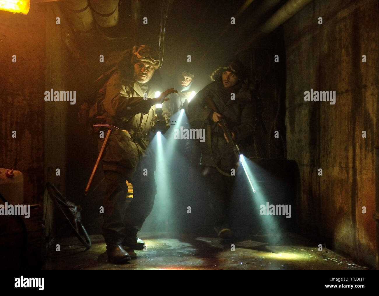 THE COLONY, from left: Laurence Fishburne, Bill Paxton, Kevin Zegers ...