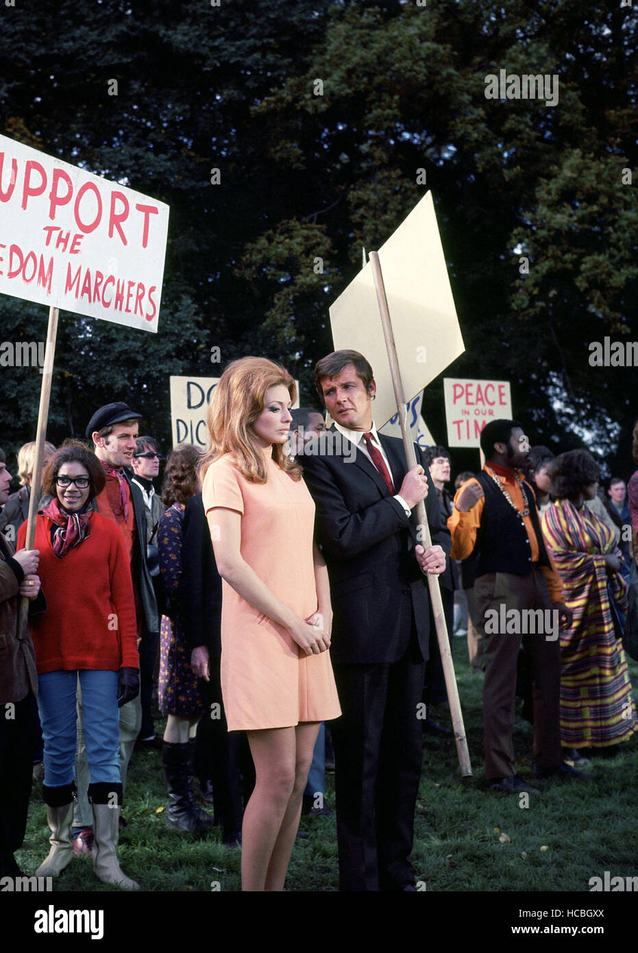 CROSSPLOT, Claudie Lange, Roger Moore, 1969 Stock Photo - Alamy