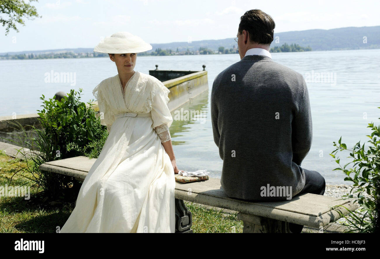 A DANGEROUS METHOD, from left: Keira Knightley, Michael Fassbender, as Carl Jung, 2011. ph: Liam ...