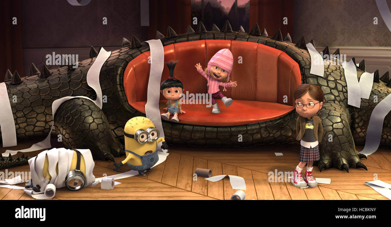 DESPICABLE ME, on couch, from left: Agnes (voice: Elsie Fisher), Edith ...