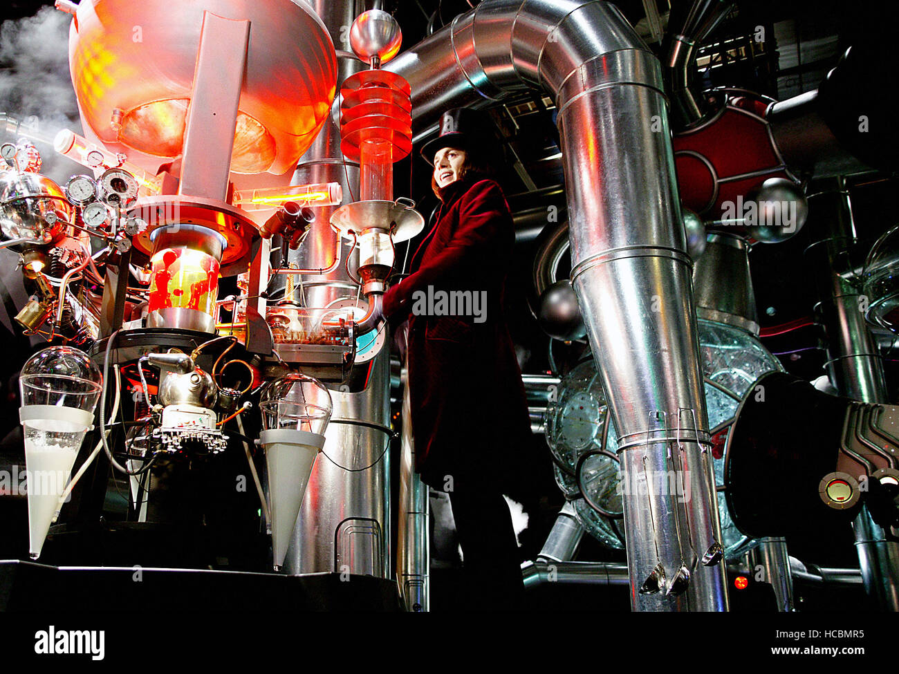CHARLIE AND THE CHOCOLATE FACTORY, Johnny Depp, 2005, (c) Warner ...