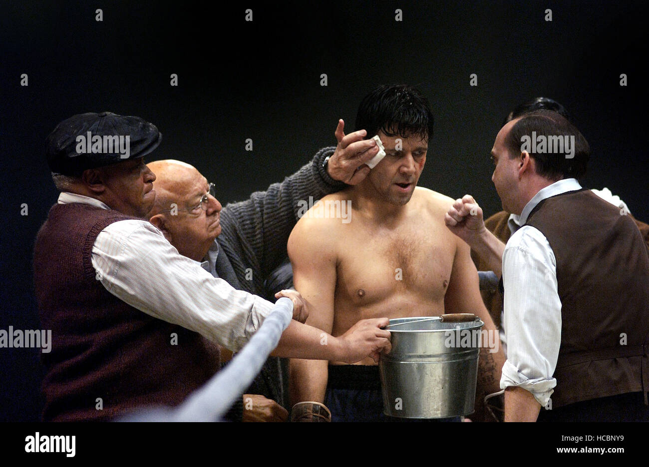 CINDERELLA MAN, Angelo Dundee, Russell Crowe, Paul Giamatti, 2005, (c ...