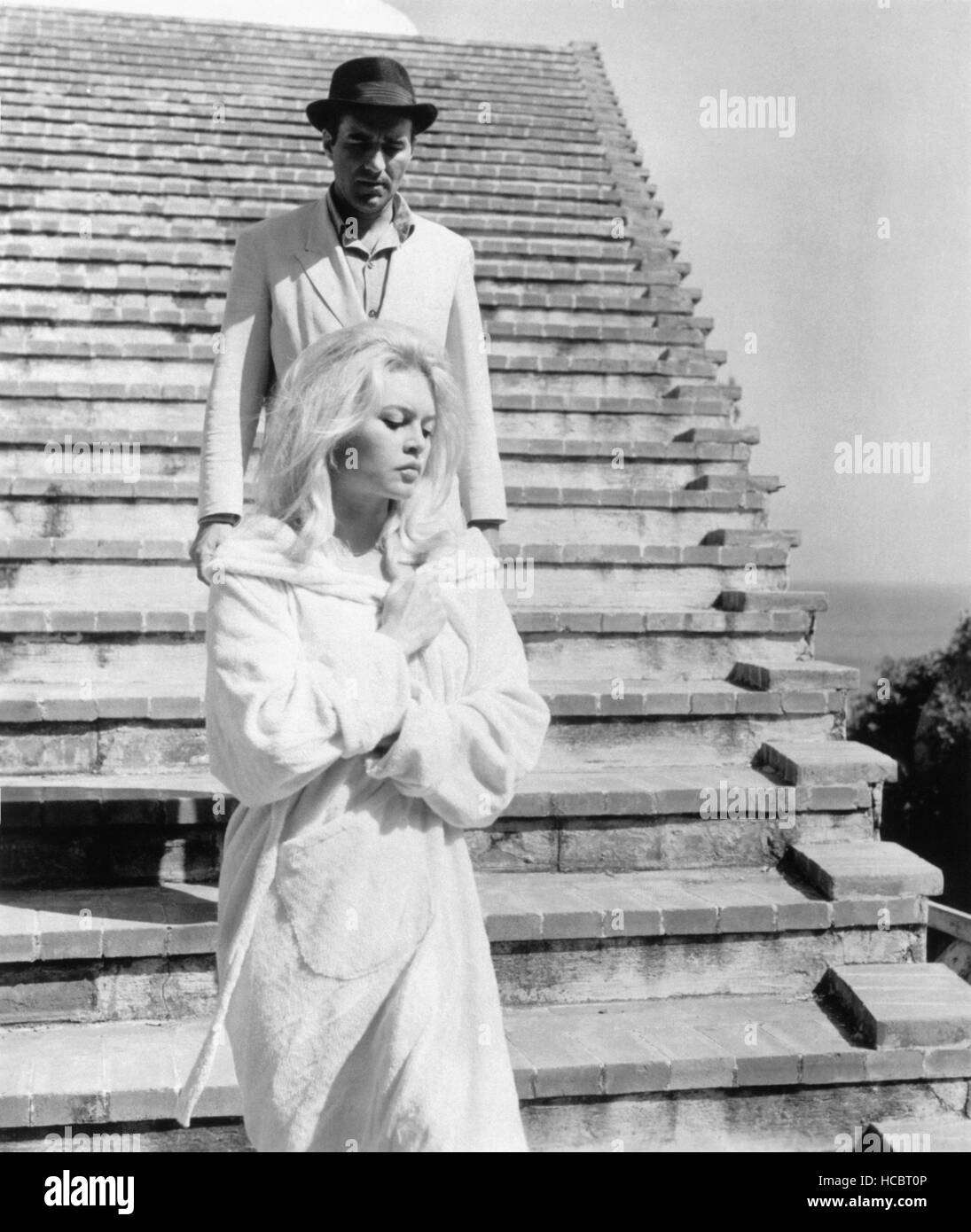 CONTEMPT, (aka LE MEPRIS), Brigitte Bardot (foreground), Michel Piccoli ...