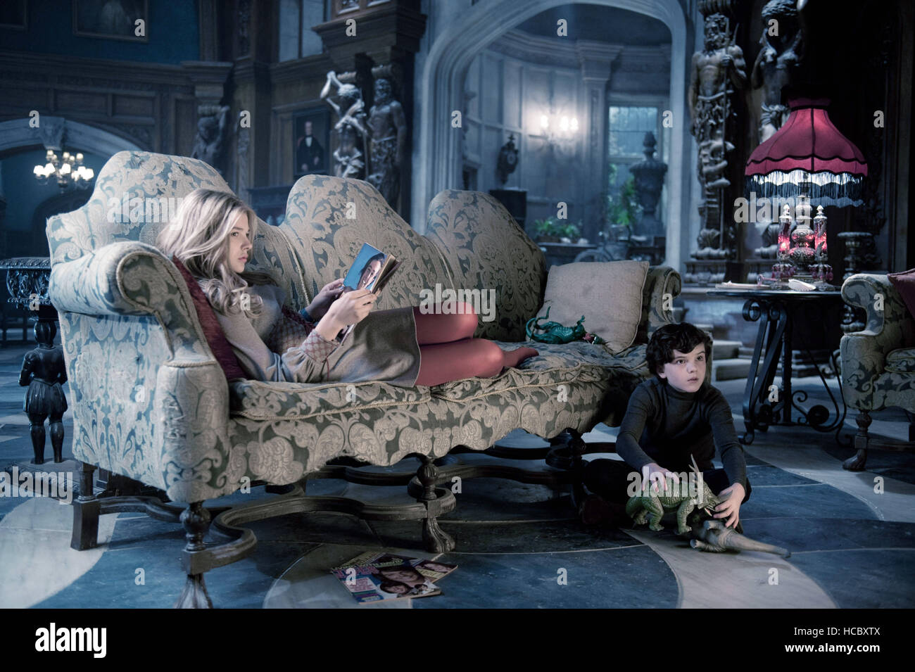 DARK SHADOWS, from left: Chloe Grace Moretz, Gully McGrath, 2012. ph ...
