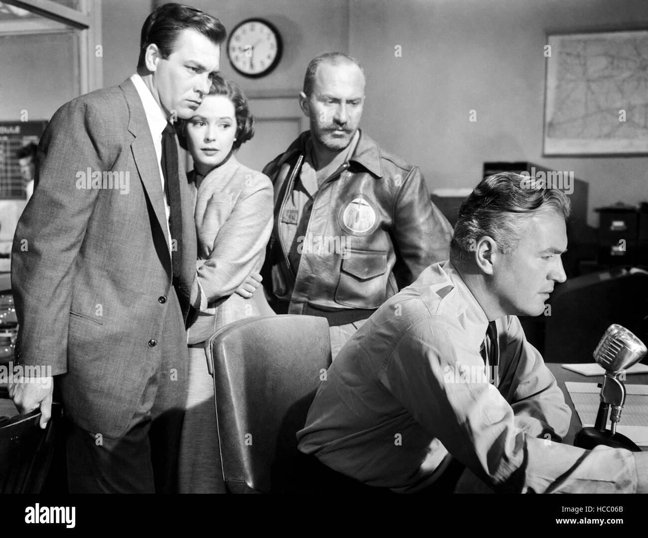 DESPERATE SEARCH, standing from left: Howard Keel, Jane Greer, Keenan ...