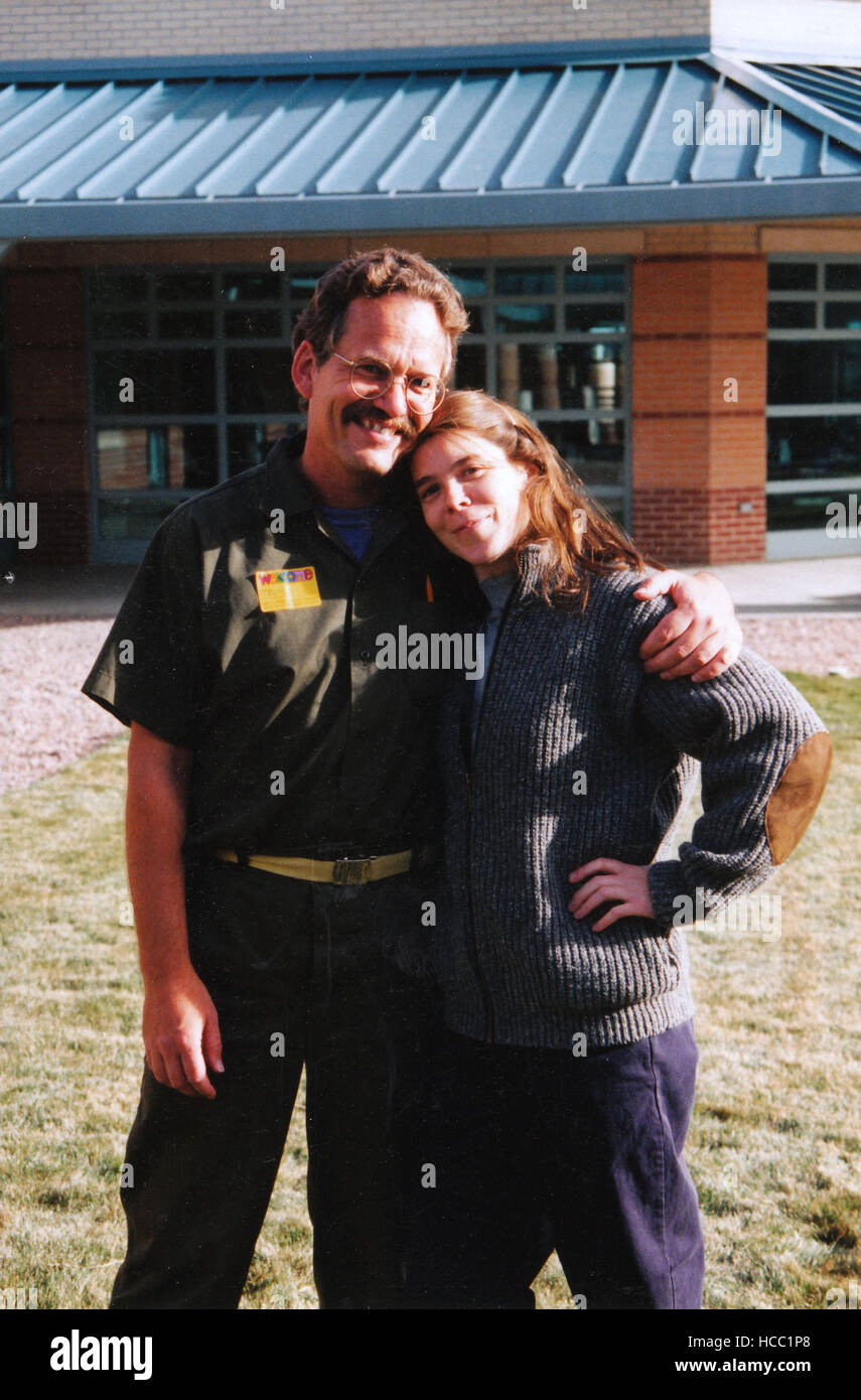 DINOSAUR 13, (aka DINOSAUR THIRTEEN), from left: Peter Larson, Kristin ...