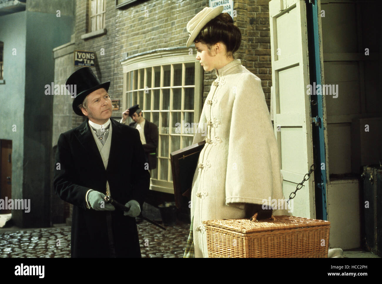 DR. JEKYLL & SISTER HYDE, (aka DR. JEKYLL AND SISTER HYDE), from left ...