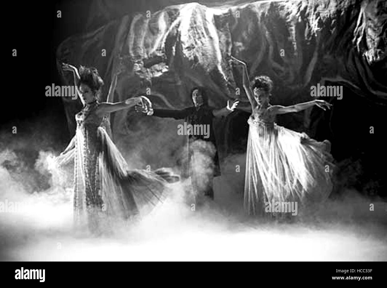 DRACULA-PAGES FROM A VIRGIN'S DIARY, Kerrie Souster, Zhang Wei-Qiang ...