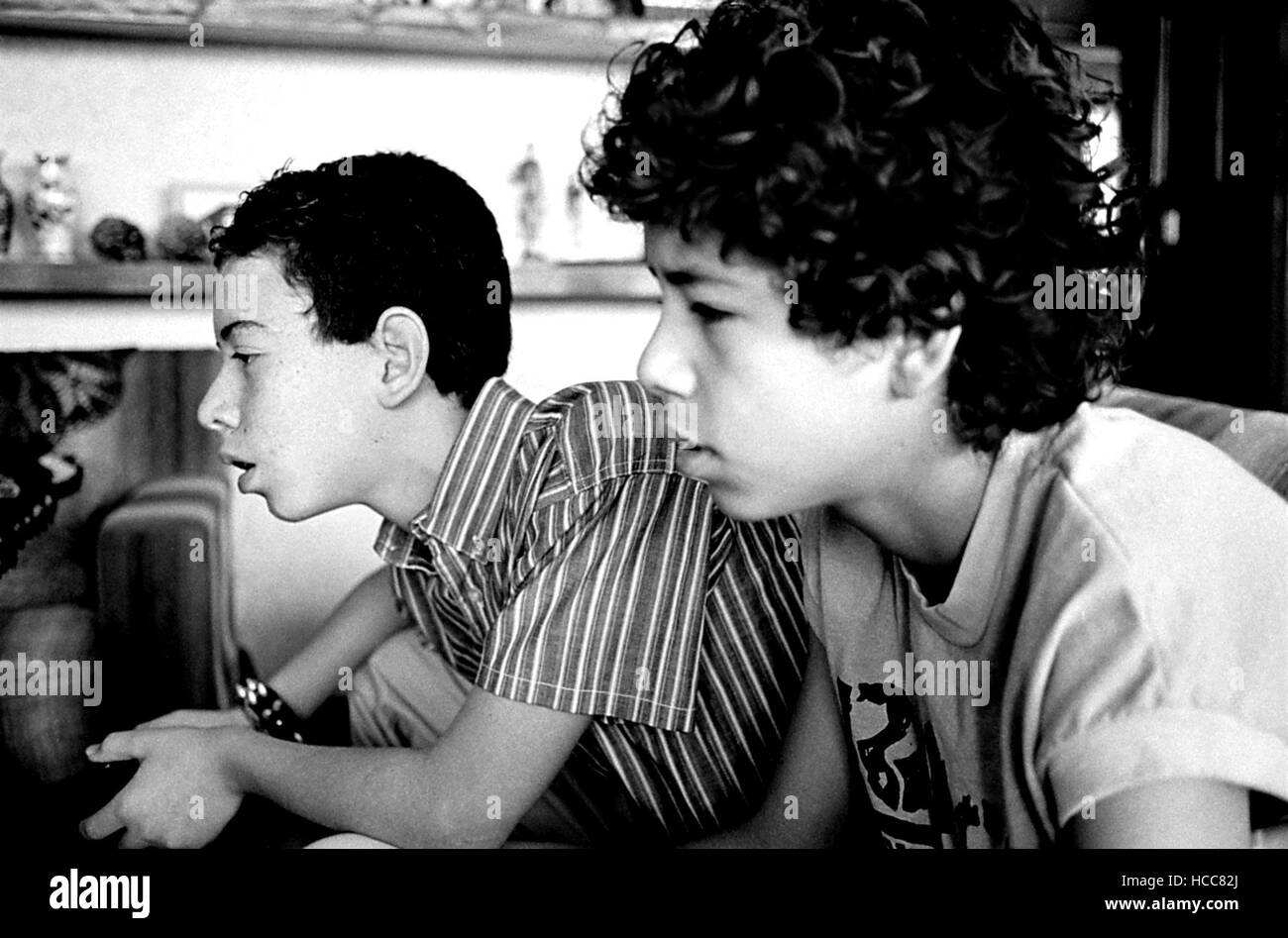 DUCK SEASON, (aka TEMPORADA DE PATOS), Daniel Miranda, Diego Catano ...