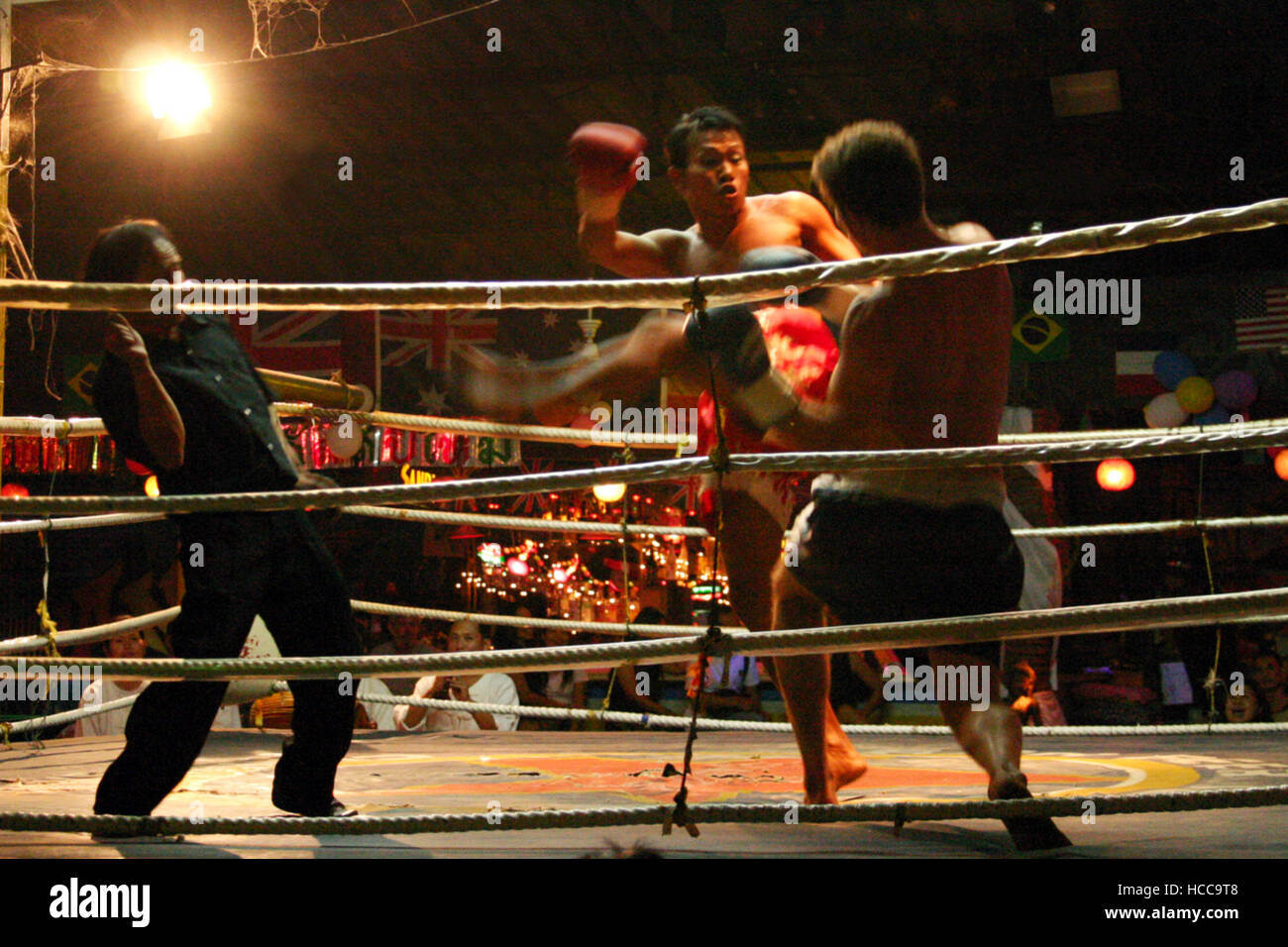 THE ELEPHANT KING, Jonno Roberts (right), 2006. ©Unison Films/Courtesy ...