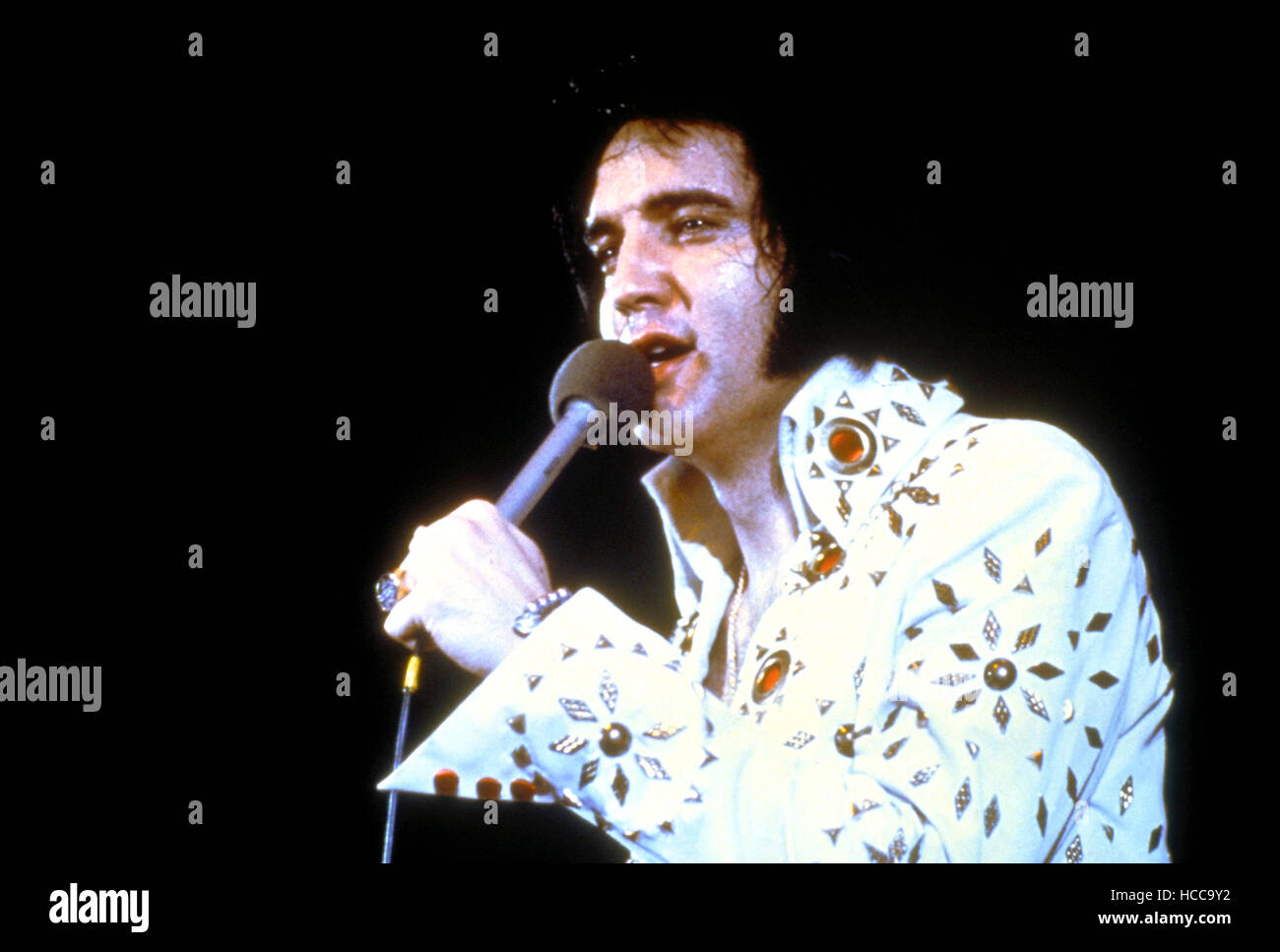 ELVIS ON TOUR, Elvis Presley, 1972 Stock Photo - Alamy