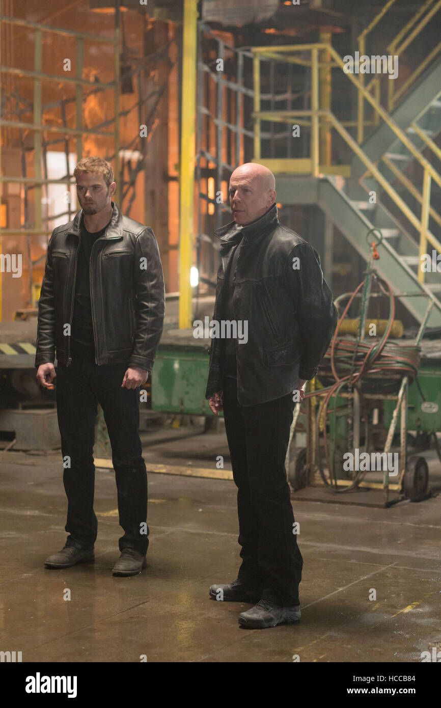 EXTRACTION, from left: Kellan Lutz, Bruce Willis, 2015. ph: Sam Emerson ...
