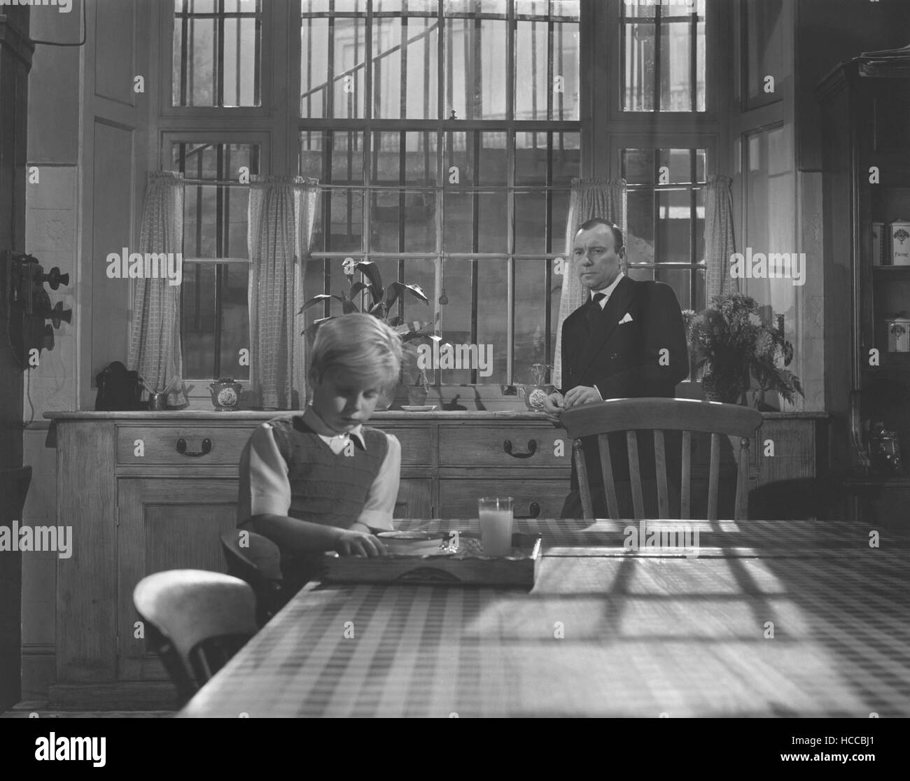 THE FALLEN IDOL, from left: Bobby Henrey, Ralph Richardson, 1948 Stock ...