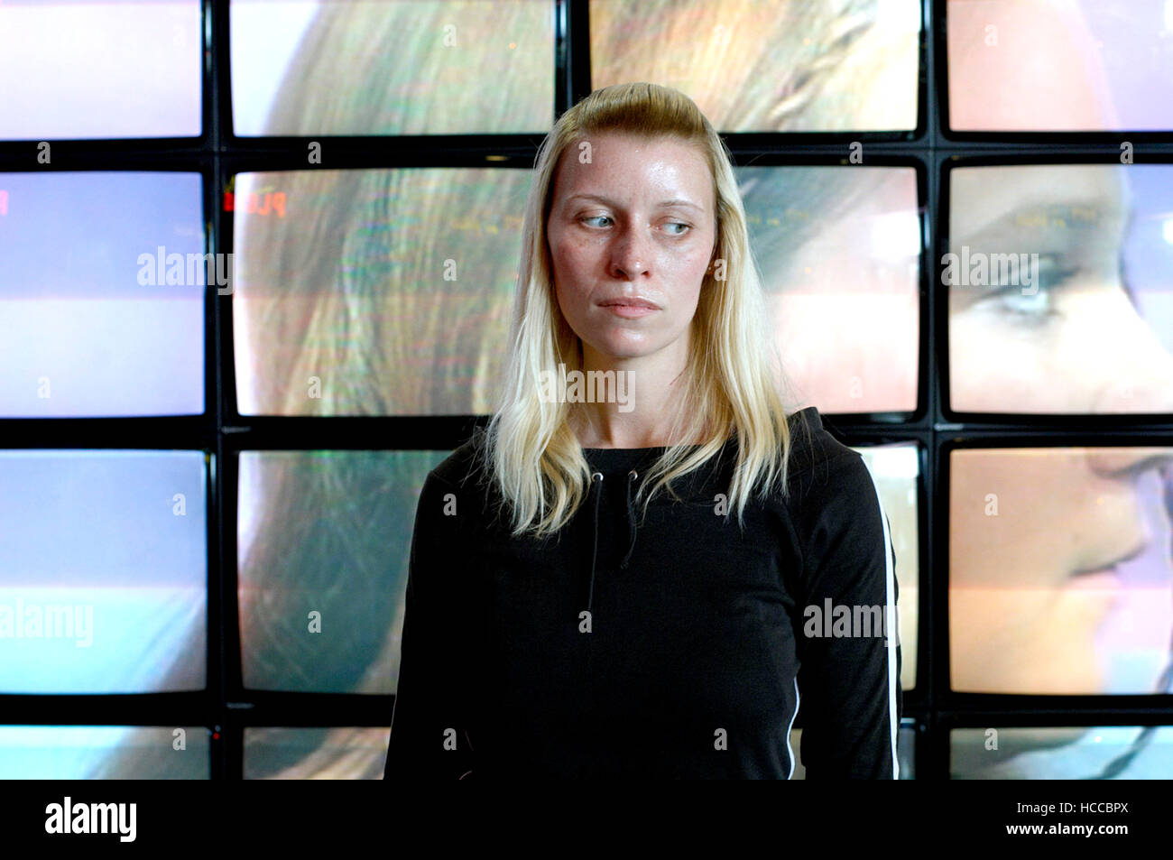FALLING, (aka FALLEN), Gabriela Hegedus, 2006. ©Filmladen/courtesy ...