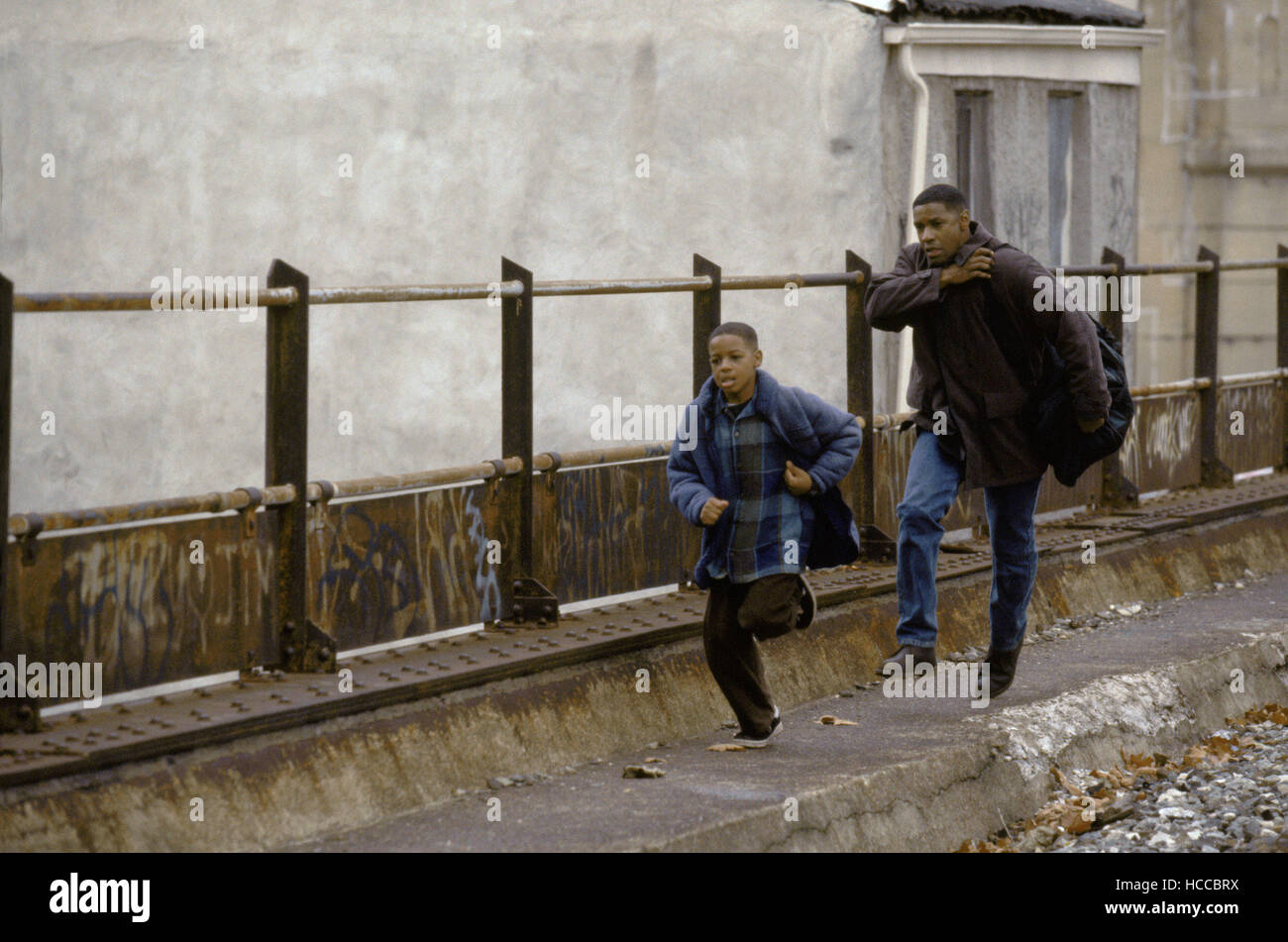 FALLEN, Michael J. Pagan, Denzel Washington, 1998, (c) Warner Brothers ...