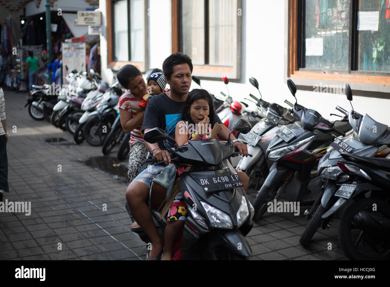 Balinese people doing there thing Stock Photo - Alamy