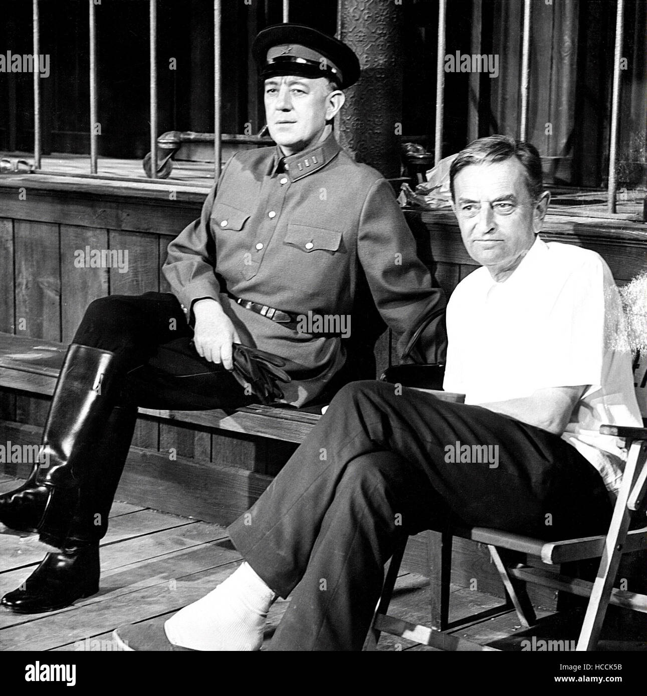 DOCTOR ZHIVAGO, Alec Guinness, director David Lean on set, 1965 Stock ...