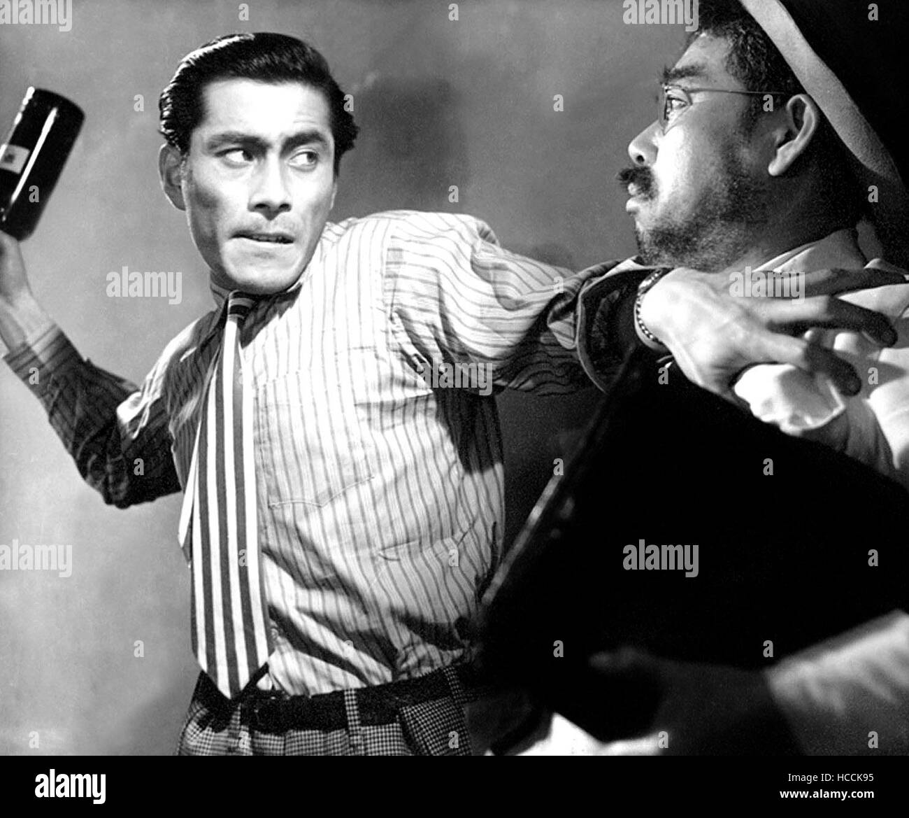 DRUNKEN ANGEL, (aka YOIDORE TENSHI), Toshiro Mifune, Takashi Shimura ...