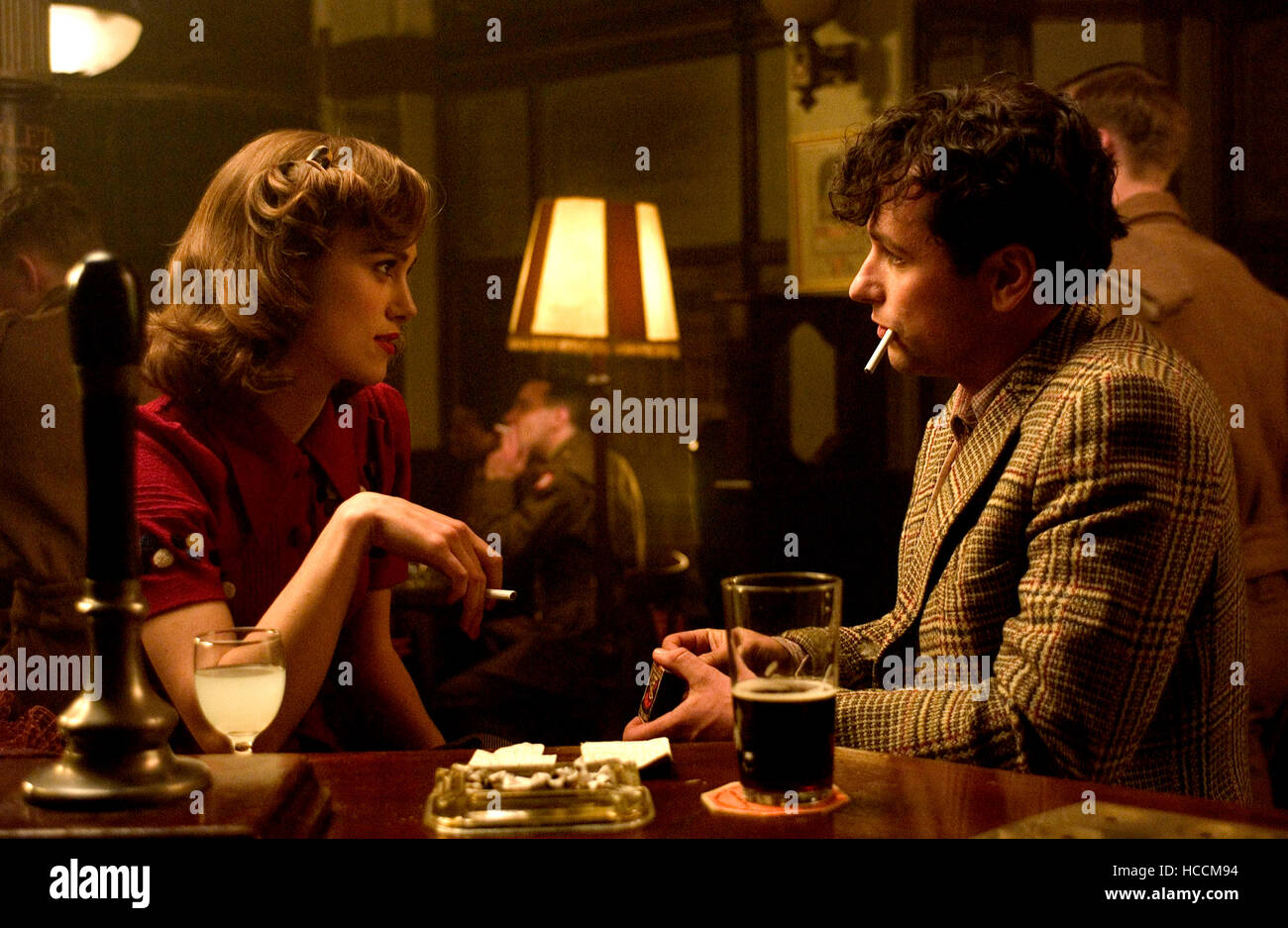 THE EDGE OF LOVE, from left: Keira Knightley, Matthew Rhys as Dylan ...