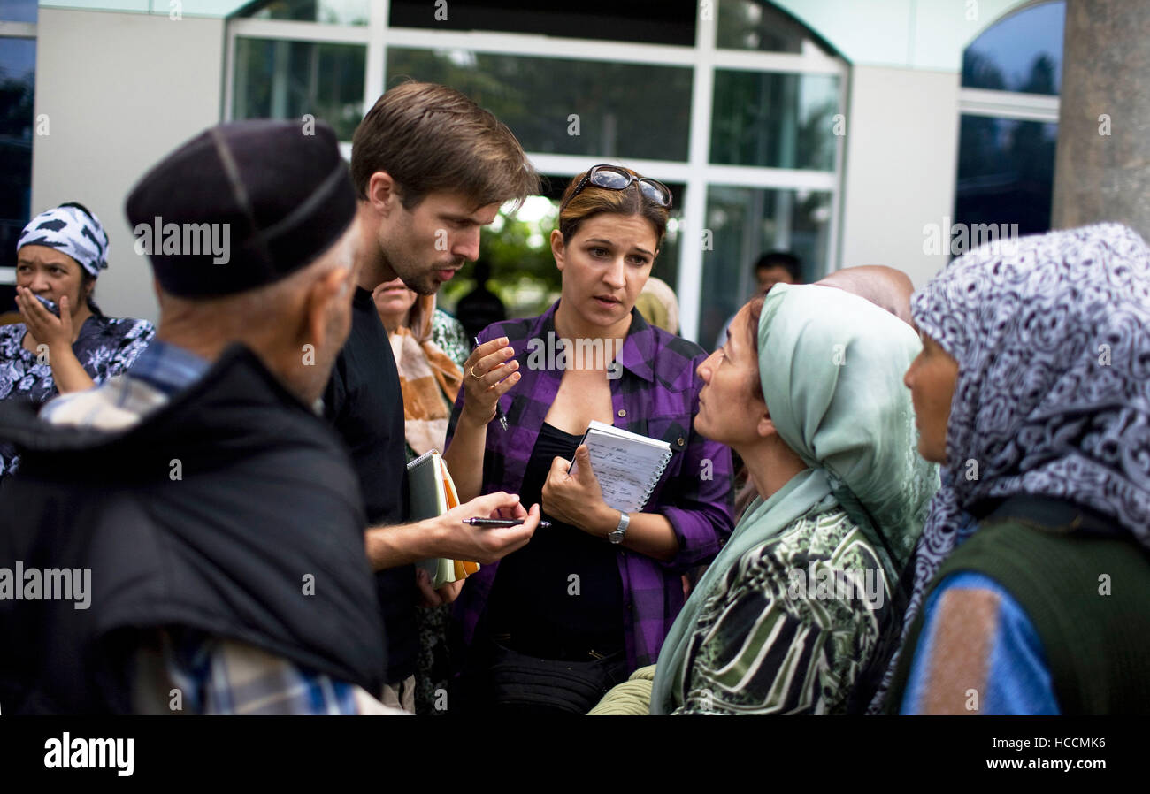 E-TEAM, Ole Solvang (left of center), Anna Neistat (purple), 2014 ...