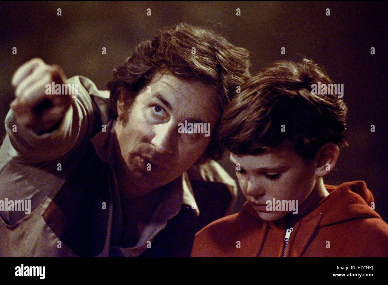 E.T., Director Steven Spielberg, Henry Thomas on the set, 1982, (c ...