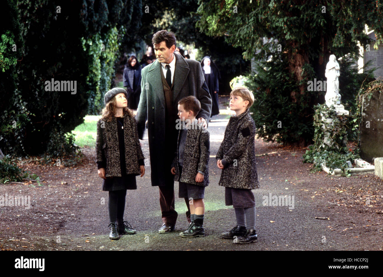 EVELYN, Sophie Vavasseur, Pierce Brosnan, Niall Beagan, Hugh MacDonagh ...